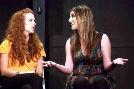 Atriz brasileira estreia como diretora teatral de comédia em Los Angeles